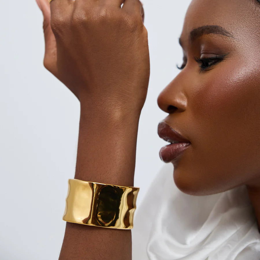 Shako Gold Bangle – Studio Concierge